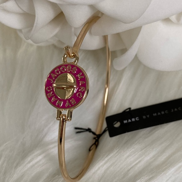 Marc By Marc Jacobs | Jewelry | Nwt Marc Jacobs Turn Lock Logo Bangle ...